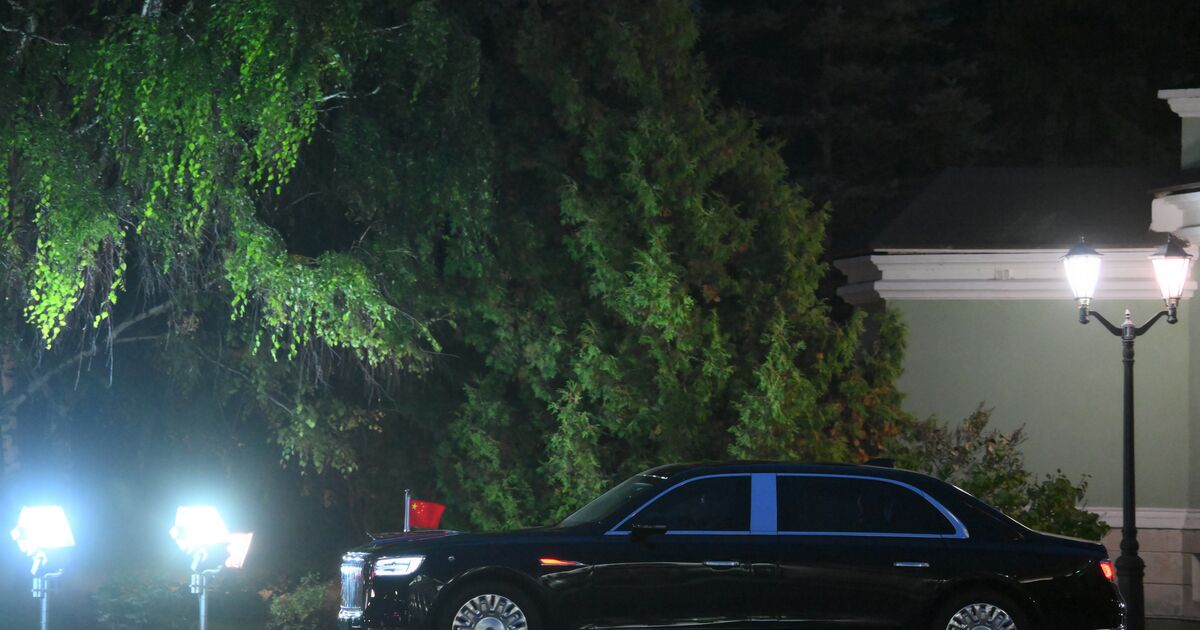 Xvi саммит БРИКС Встреча президента Владимира Путина и председателя КНР Си Цзиньпина Фотобанк